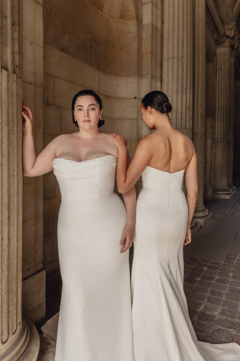 Venus : A strapless mermaid wedding gown with a front cowl – Aesling