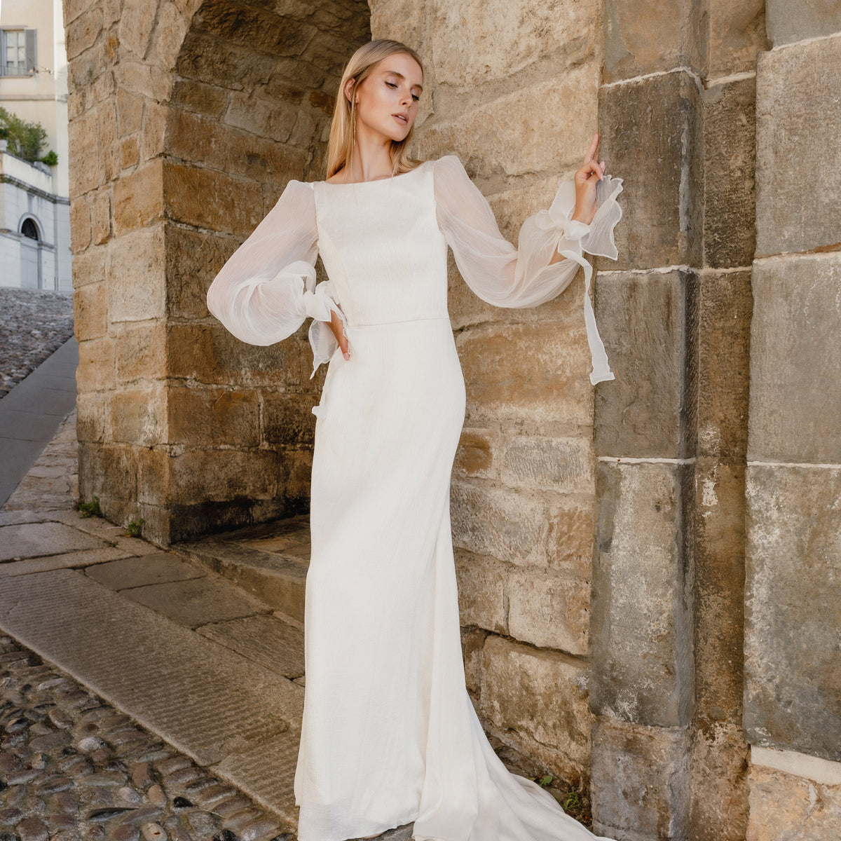 Crinkle Organza Bishop Sleeve : A detachable bishop sleeve made of she ...