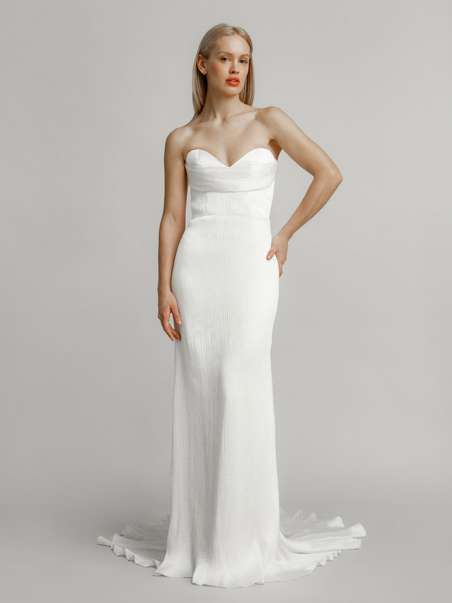 Venus : A strapless mermaid wedding gown with a front cowl – Aesling